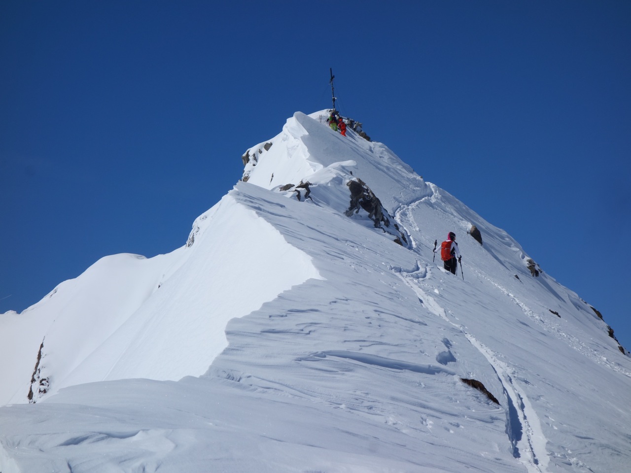 Vom Zuckerhütl (3.507 m) zum Wilden Freiger (3.418 m)– Abfahrt zur ...